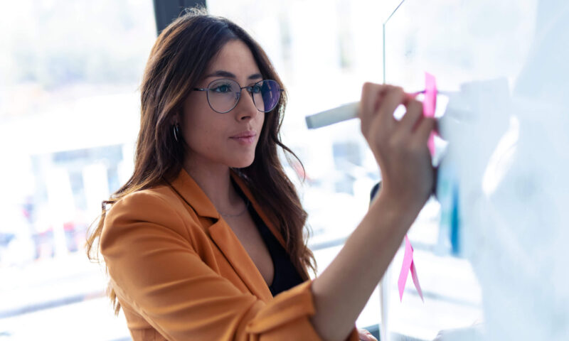 6 Pillars of Data Quality (+ Examples) for Better Business Growth